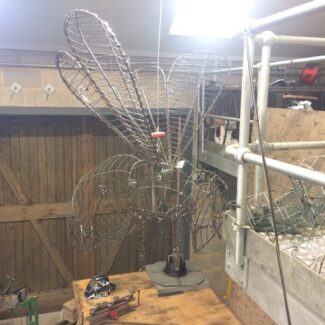 Topiary Bumble Bees - TOPIARYTREE.NET